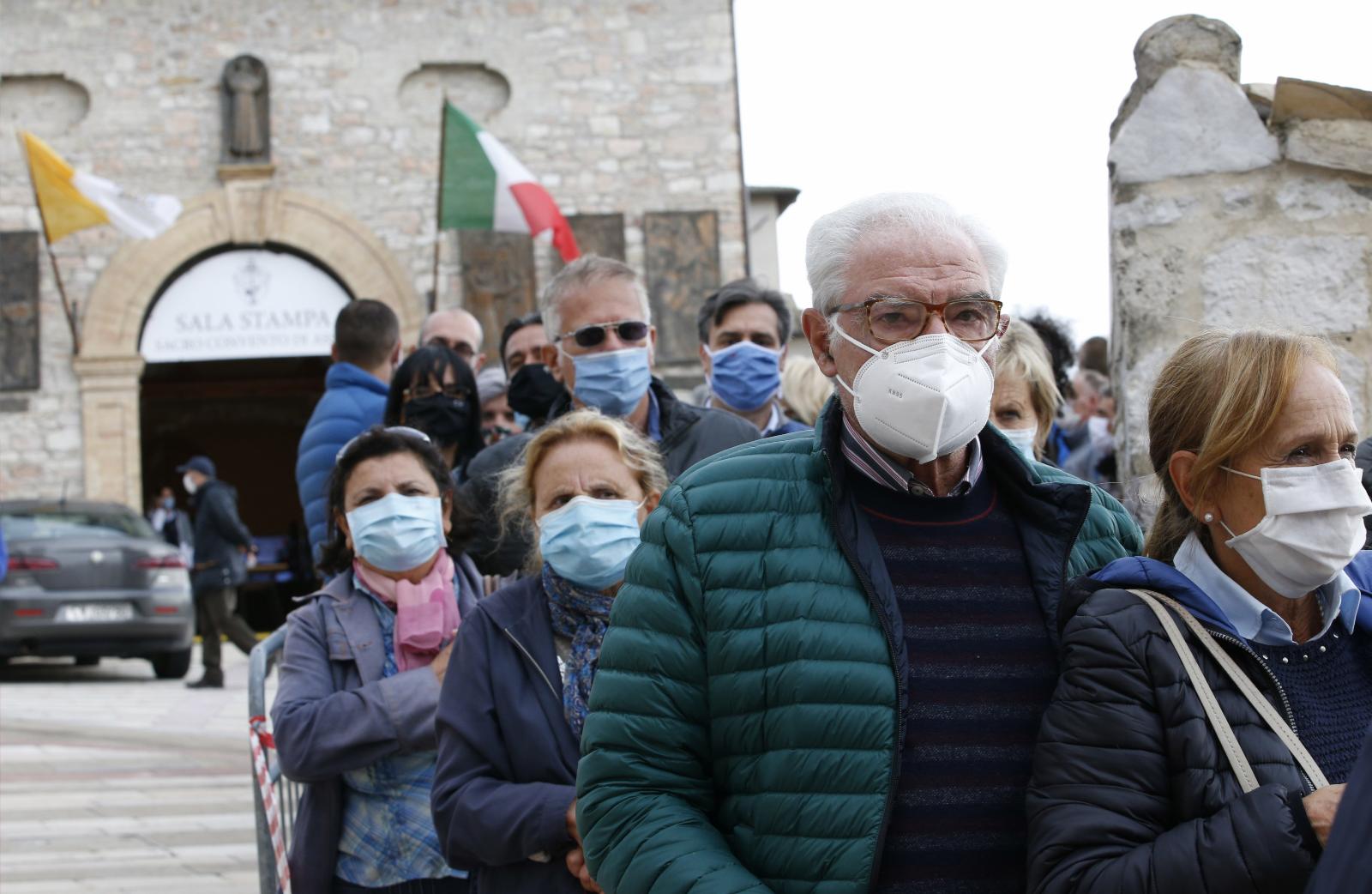 Pope signs new encyclical in Assisi - Catholic Diocese of Memphis